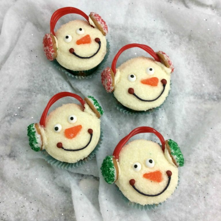 Snowman Cupcakes | Christmas Cupcake Recipe